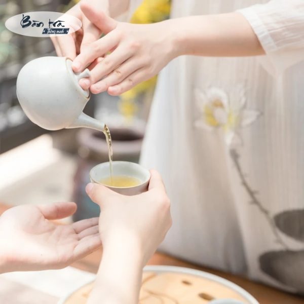 Uống trà cần lưu ý điều gì ? Những điều cần biết trong nghi thức mời trà